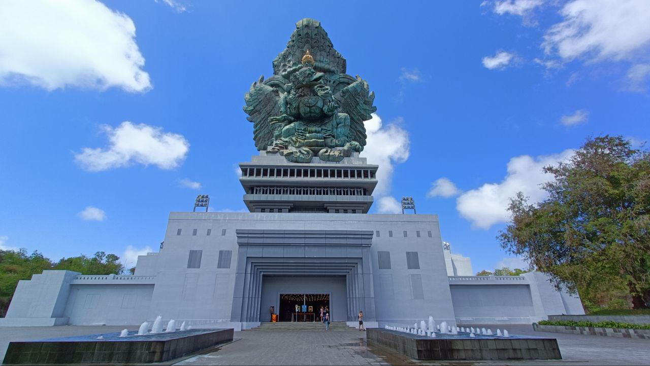 GWK - Uluwatu Kecak Dance Tour - Paket Tour Bali - Paket Wisata Bali ...