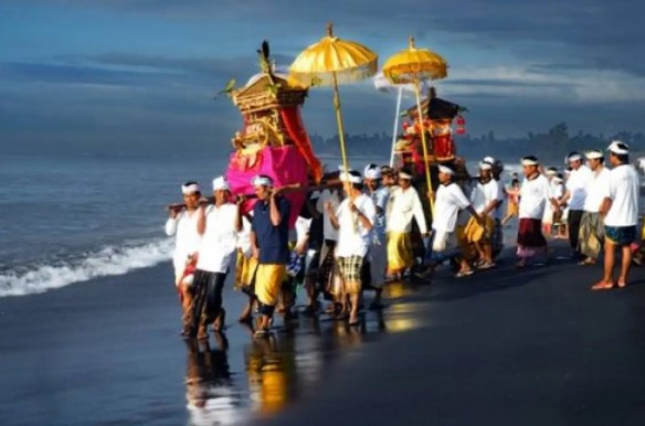 Ragam Upacara Adat di Bali yang Seru Untuk Diikuti Saat Liburan ke Bali ...